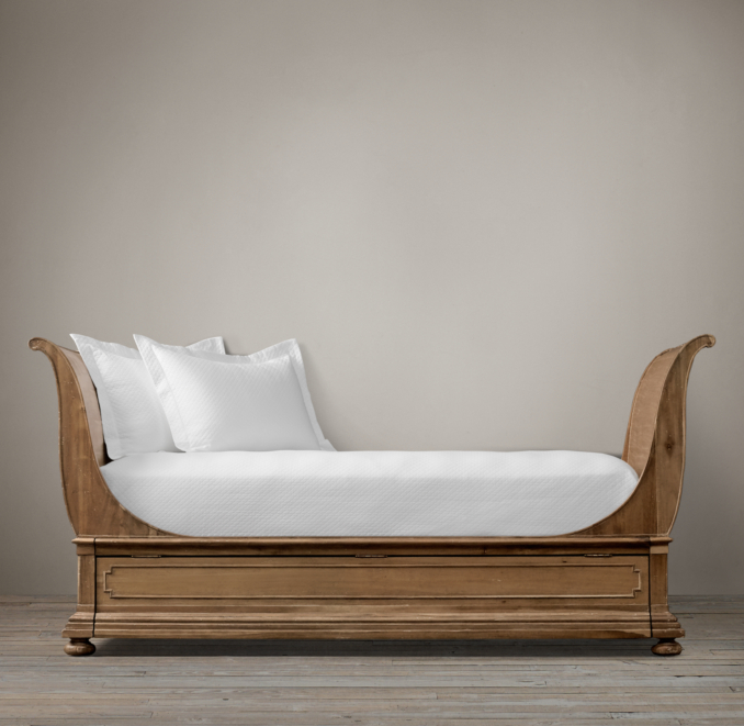 St. James Sleigh Daybed