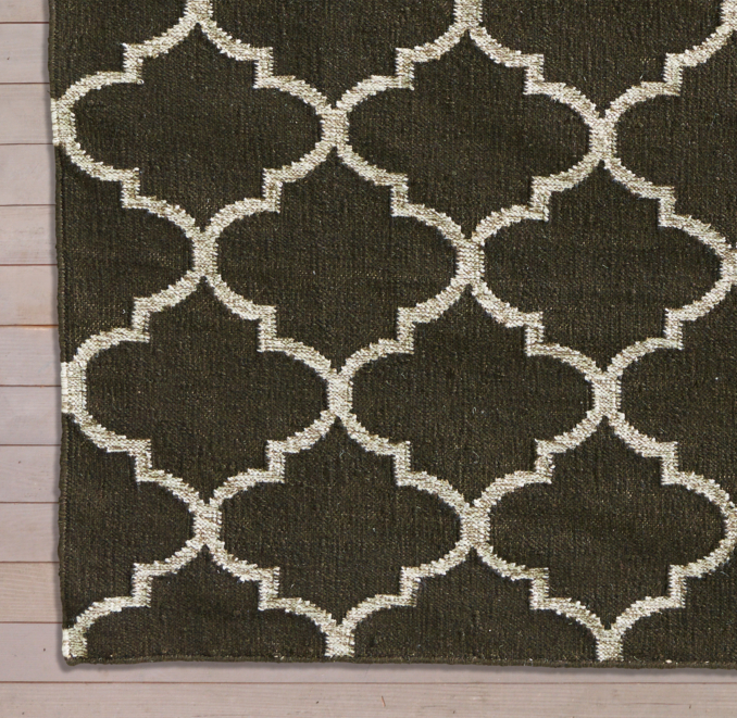 Hand-Knotted Moroccan Tile Flatweave Outdoor Rug Swatch - Ivory/Charcoal