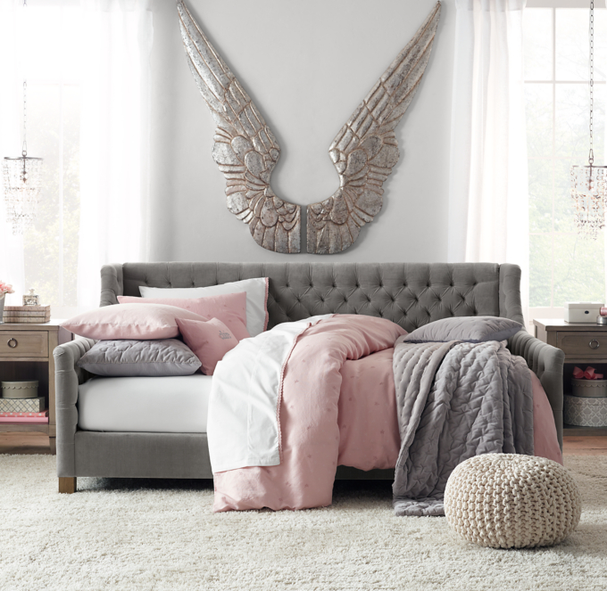 Devyn Tufted Velvet Daybed Oak RH Baby Child